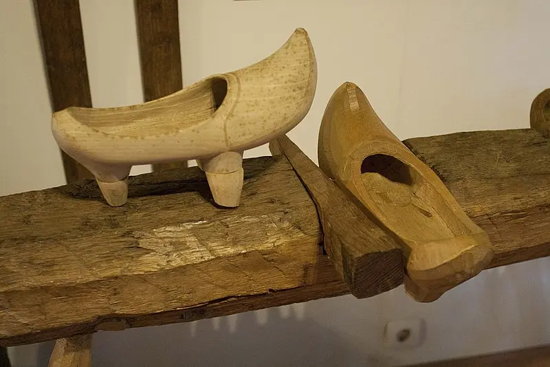 Zuecos de madera: origen y evolución de un calzado tradicional ...