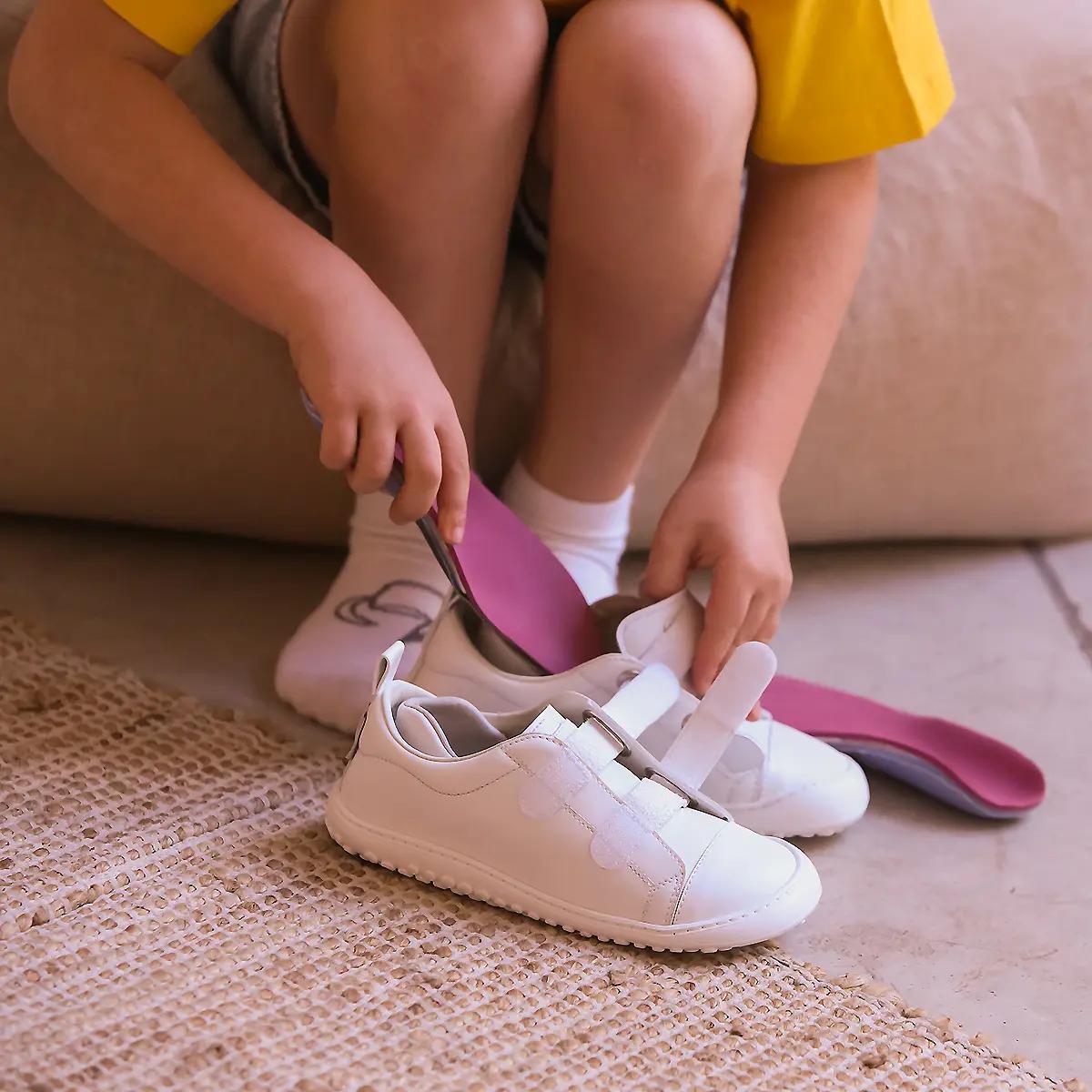 Zapato acoronado con contrafuerte rígido: estructura interna y ...