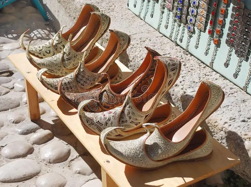 Zapatos en turco: cultura, costumbres y significado | Bucanero Calzados