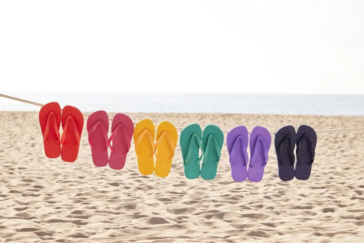 Diferencia entre chanclas y sandalias | Bucanero Calzados